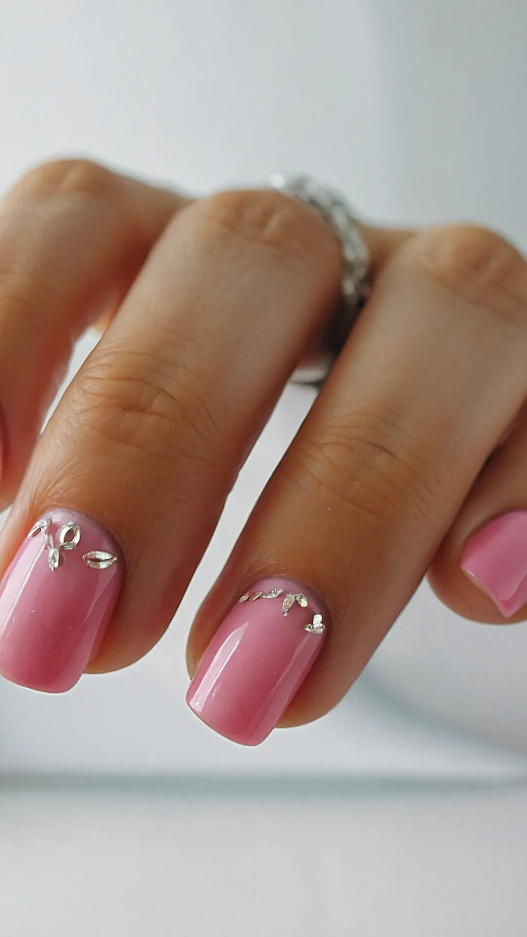 15 Enchantingly Cute Fall Nail Ideas in Pink to Brighten Your Season ...