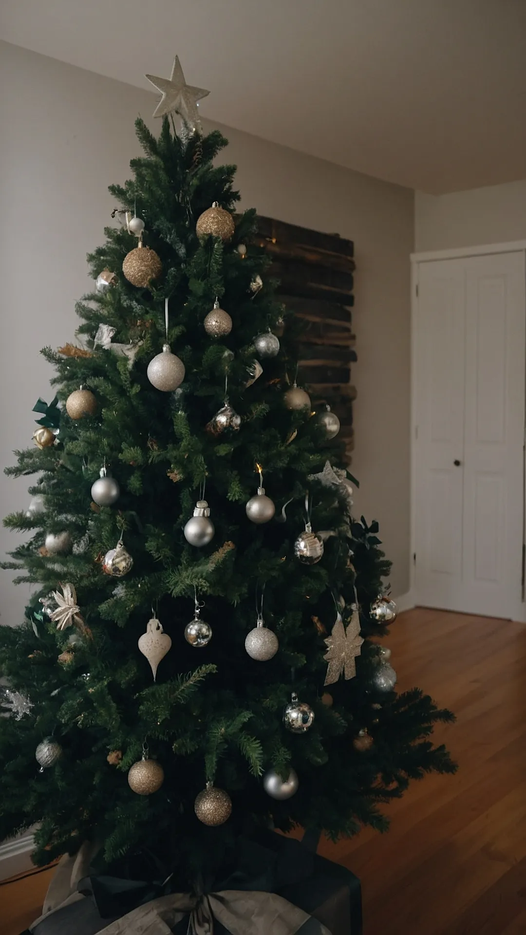 Simple Splendor: 25 Easy Holiday Tree Decor Ideas for 2024 - Cheerful Talks