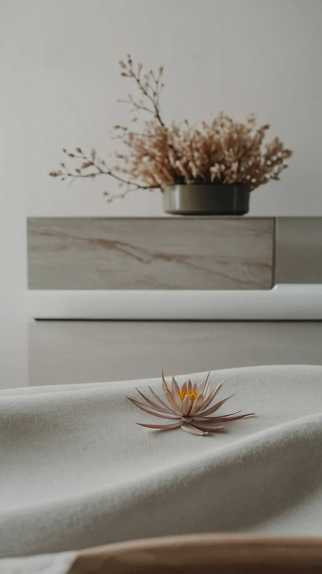 Simplify Your Space: 15 Cool Minimalist Wallpapers for Your Devices