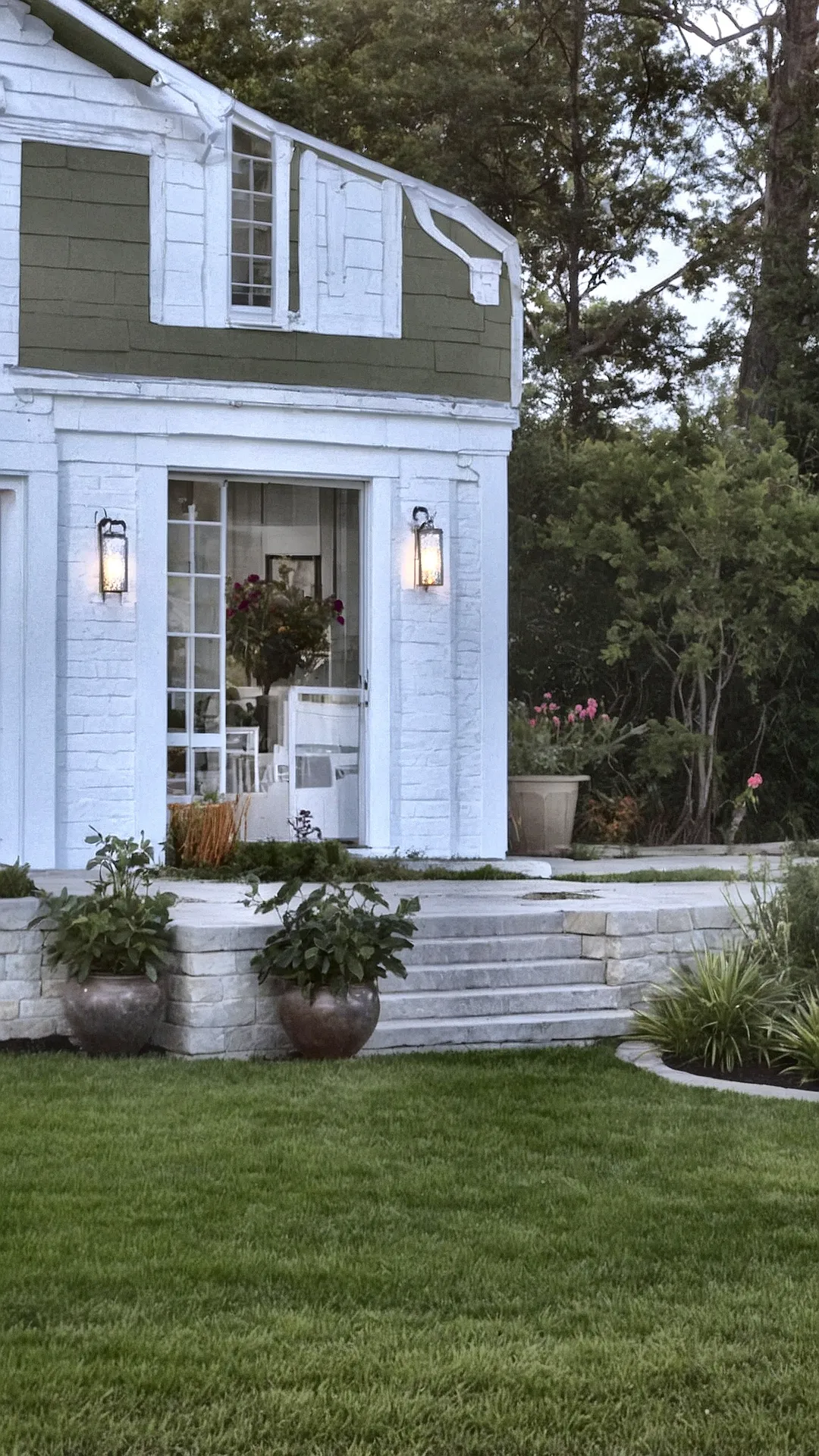 Escape the Ordinary: 16 Simple Modern Small House Designs ...